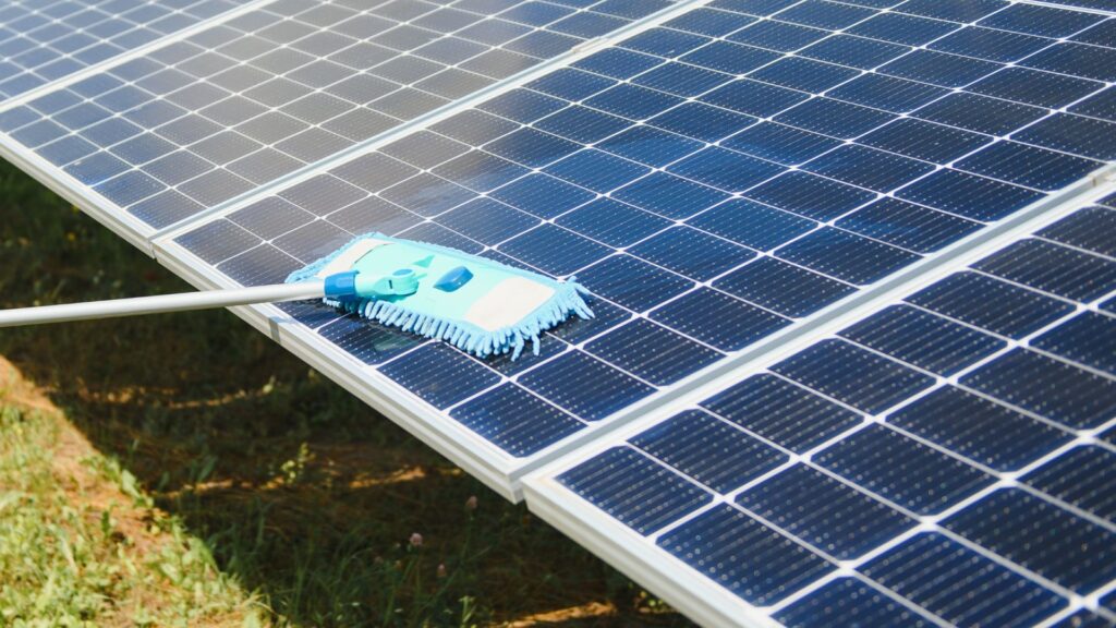Complete Guide to Cleaning Solar Panels in the Pacific Northwest